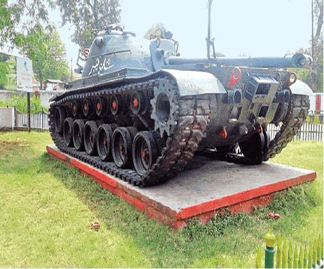 वतन की शान: मेरठ में तैनात टैंक सुना रहे हैं भारतीय सेना की गौरवगाथा ...