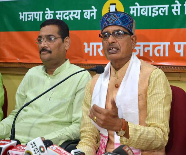 शिवराज बोले, कांग्रेस के कैप्टन जहाज बचाने की बजाय सबसे पहले कूद गए ...