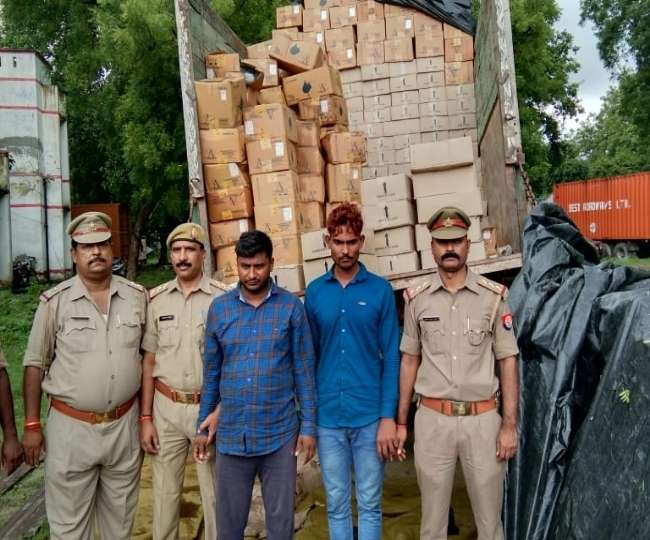 हरियाणा से बिहार ले जा रहे थे एक ट्रक शराब, कुशीनगर में पुलिस ने पकड़ा ...