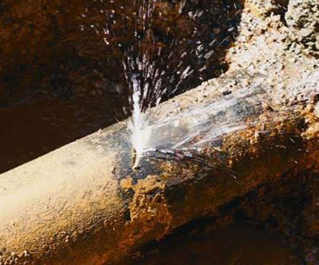 जर्जर पेयजल लाइनें खुद प्यासी लोगों के सूख रहे हैं हलक - Drinking water ...