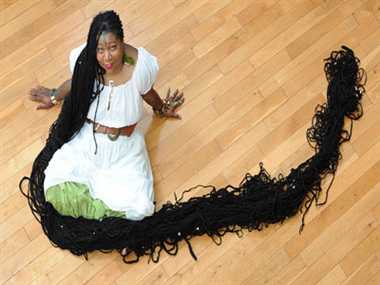 25सालों से बालों में कंघी नहीं किया - Woman with longest dreadlocks ...