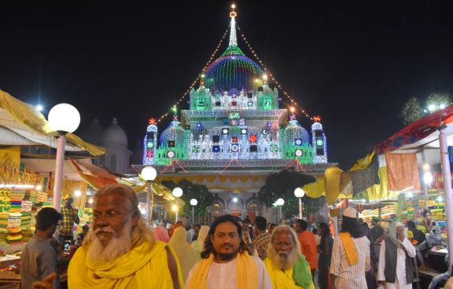 गणेश वंदना संग गूंजा वारिस का पैगाम