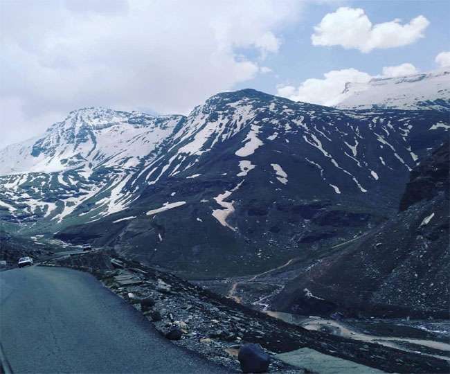 हिमाचल में मौसम ने ली करवट ऊंची चोटियों पर बर्फबारी