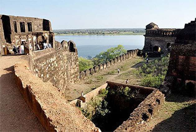 इस किले के गेट पर होती है 7 लड़कियों की पूजा आखिर क्या है कारण?