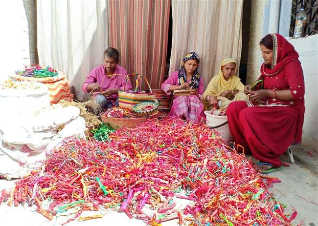 मूंज क्राफ्ट नई पहचान तो मिली लेकिन मुकाम अभी दूर