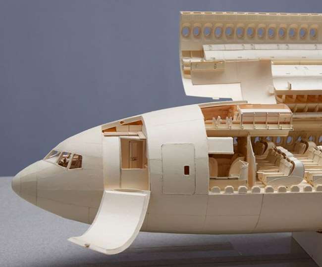 नौ साल से युवा डिजाइनर बना रहा है कागज का एयर इंडिया का विमान