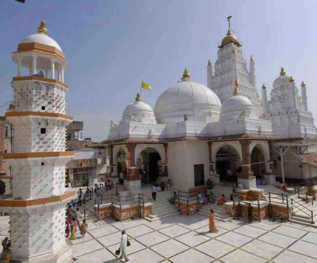 युद्घ का मैदान छोड़ कर भागने पर कृष्ण कहलाये रणछोड़ उसी का प्रतीक है ये ...