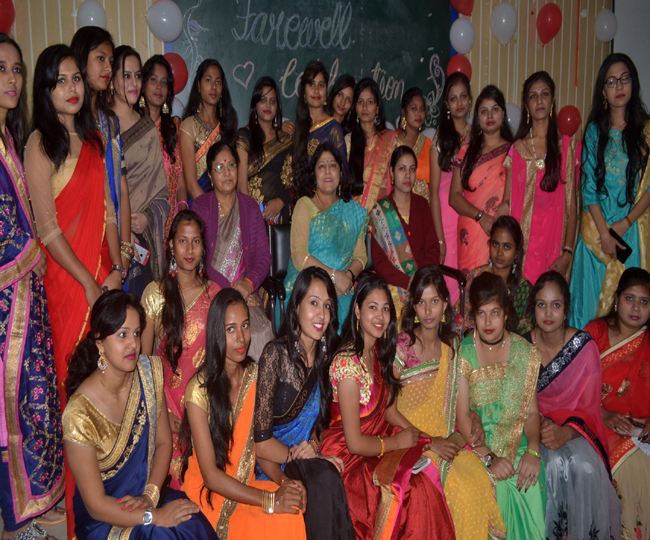 कॉलेज कैंपस में बीते लम्हों की कसक साथ लेकर विदा हुईं एमडीडीएम की ...