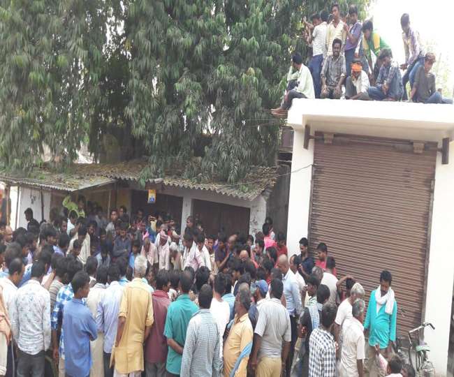 मुजफ्फरपुर में आक्रोशित लोगों का कटरा थाना पर हमला, स्थिति तनावपूर्ण ...