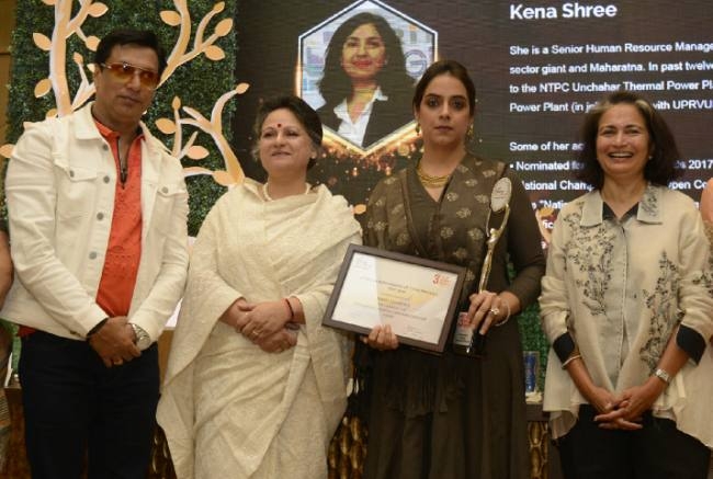 मानसी ने बढ़ाया शहर का मान - agra news up news# mansi chandra awarded ...