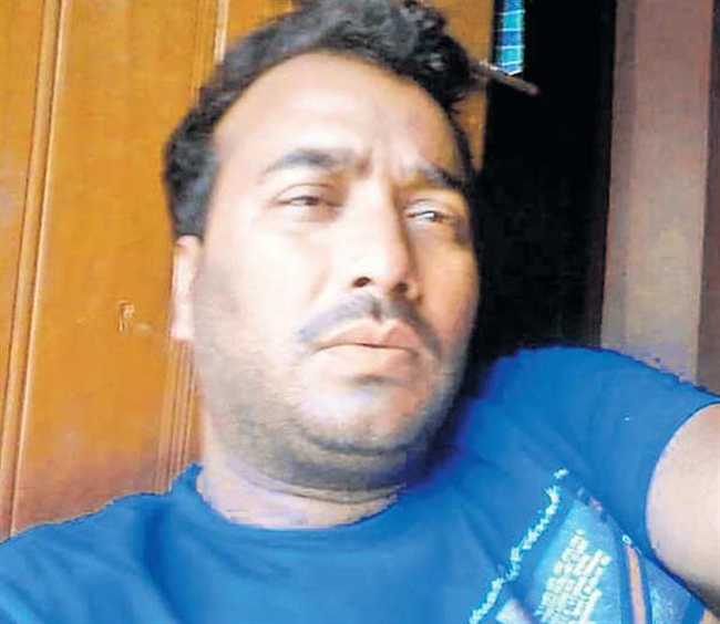 कुख्यात रईस खान कारबाइन व हैंड ग्रेनेड के साथ गिरफ्तार - Shahabuddin ...