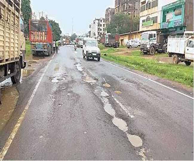 NH 33 पर चले संभलकर, फ‍िर उभर गए हैं 16 करोड़ खर्च कर भरे गए गड्ढे ...