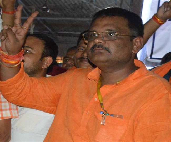 सुब्रत पाठक को मिला डिंपल यादव को हराने का ईनाम, मोदी सरकार में शामिल ...