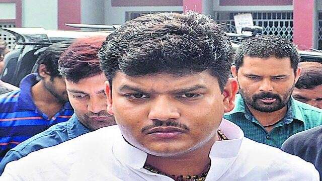 कोर्ट में हाजिर नहीं हुए डिप्टी मेयर एकलव्य सिंह गिरफ्तारी वारंट जारी ...