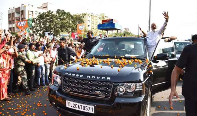 PM Modi की रेंज रोवर तो Rahul Gandhi की लैंडक्रूजर, देखें राजनेता और ...