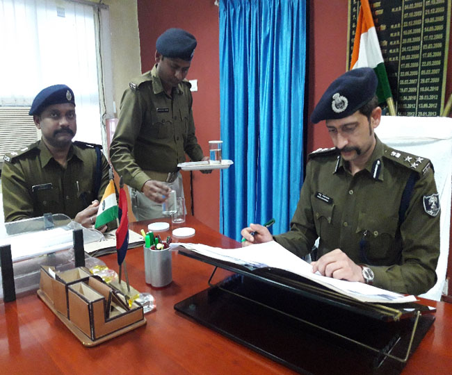 DIG मनु महाराज ने चेता दिया है, चुनाव में कोई खलल न डालें यह हमें ...