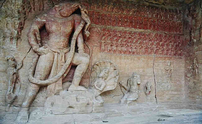 विष्णु जी ने कि थी पृथ्वी की रक्षा इसलिए मनार्इ जाती है वाराह जयंती ...