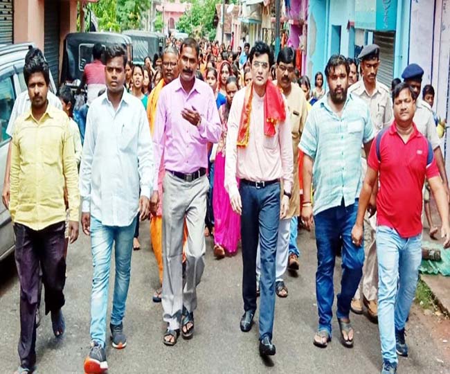 नौकरी हो या राजनीति हर जगह चर्चा के केंद्र में रहे डॉ अजय कुमार, ये रहा ...