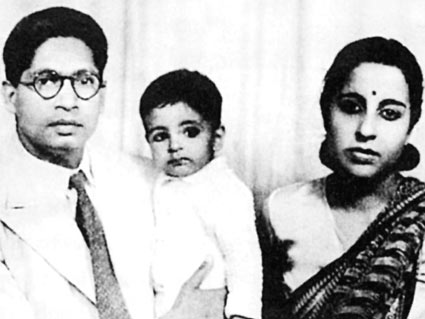 अमिताभ बच्चन के 75th Birthday पर यहीं खेलिए 'KBC', 15 सवालों में 7 दशक ...