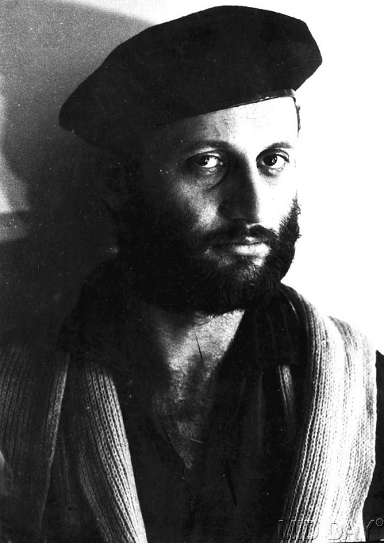 अनुपम खेर की इन 7 दुर्लभ तस्वीरों संग जानिये आखिर कैसे उतरा उनके इश्क ...