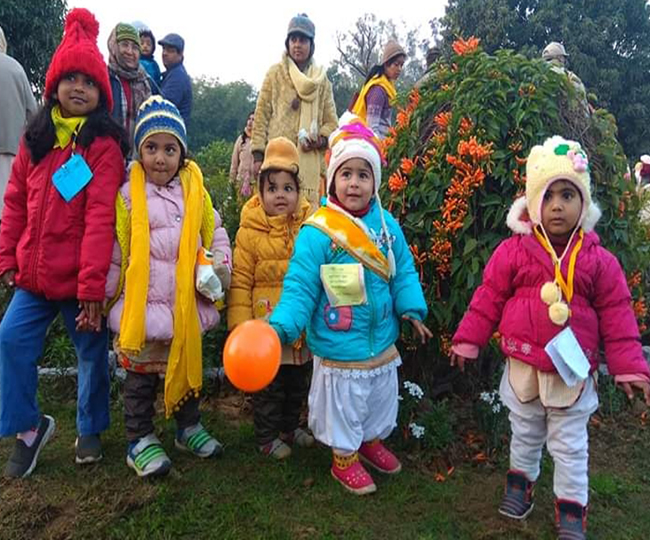 Celebration of Basant 2019: दयालबाग के वसंतोत्‍सव में दिखा 'सुपरमैन' का ...