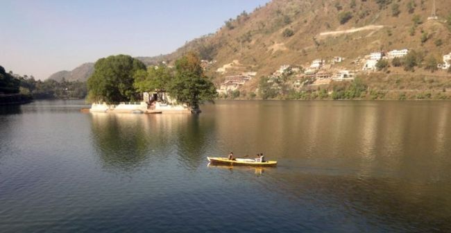 बेहद खूबसूरत है भीमताल हिल स्टेशन, पहाड़ों के साथ लीजिए झीलों का मजा ...