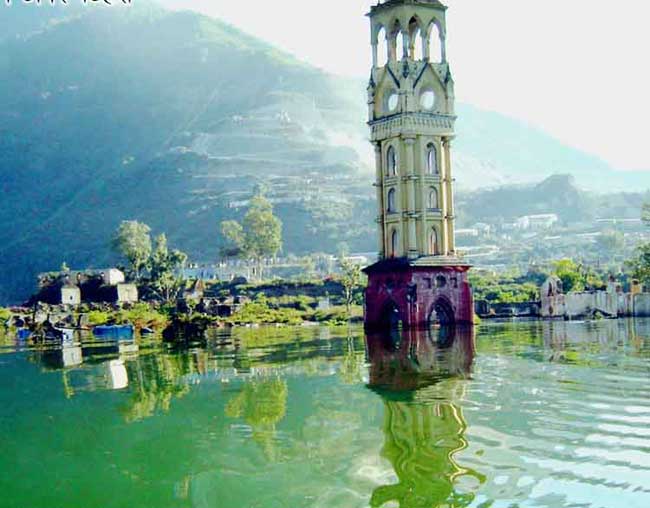 clock-tower-purani-tehri_2014_3_6_131941.jpg