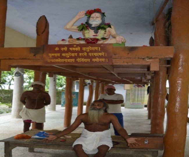 नेहरू समेत कई पीएम यहां टेक चुके है मत्‍था, जानें पूरी कहानी - Devaraya ...