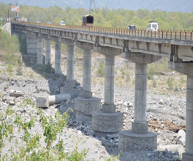 अवैध खनन के कारण फिर खोखली हो रही गौला पुल की बुनियाद, जिम्‍मेदार अफसर ...