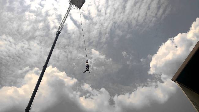 ऊंची उड़ान से नहीं लगता डर तो बंजी जपिंग के लिए बेस्ट हैं ये डेस्टिनेशन ...