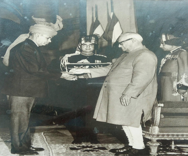 एक एेसा अभिनंदन:1971 में तोपों से लैस पाक सेना के आगे बने थे दीवार ...