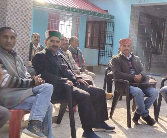 केवल सिंह पठानिया ने शाहपुर के धारकंडी क्षेत्र में छेड़ा जनजागरण अभियान ...