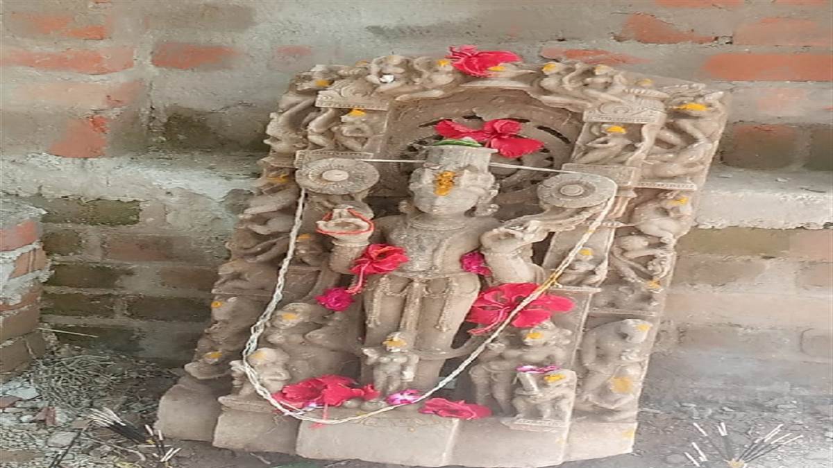 भट्टू में खोदाई में निकली भगवान विष्णु की खंडित प्रतिमा, गणेश जी की भी ...