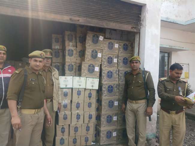 पुलिस ने 50 लाख रुपए की अवैध अंग्रेजी शराब के साथ दो को पकड़े एक फरार ...