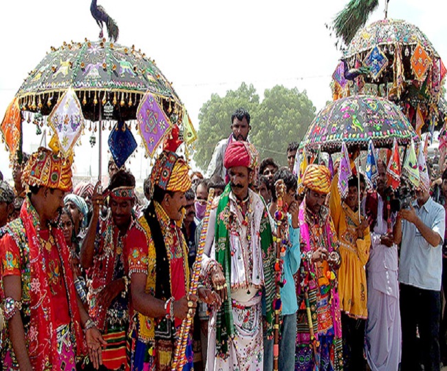 Unusual Indian Festivals: अविश्वसनीय हैं इन त्योहारों की रस्में ...