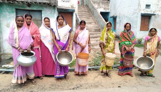 मरम्मत के अभाव में खिलौना बने चापाकल - Chapakal wasted due to lack of ...