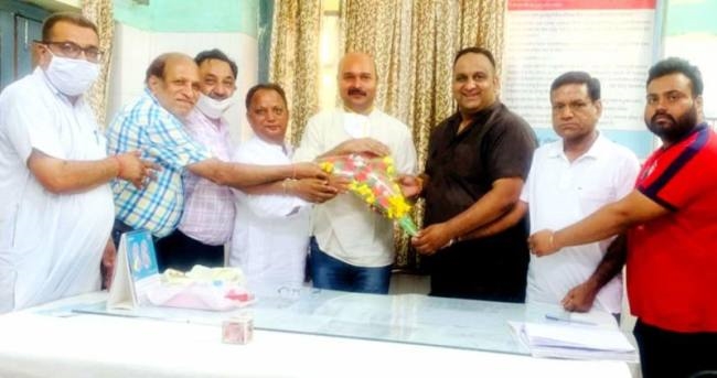 एसएमओ डा. वरिदर कुमार को किया सम्मानित - SMO Dr Varinder Kumar honored ...