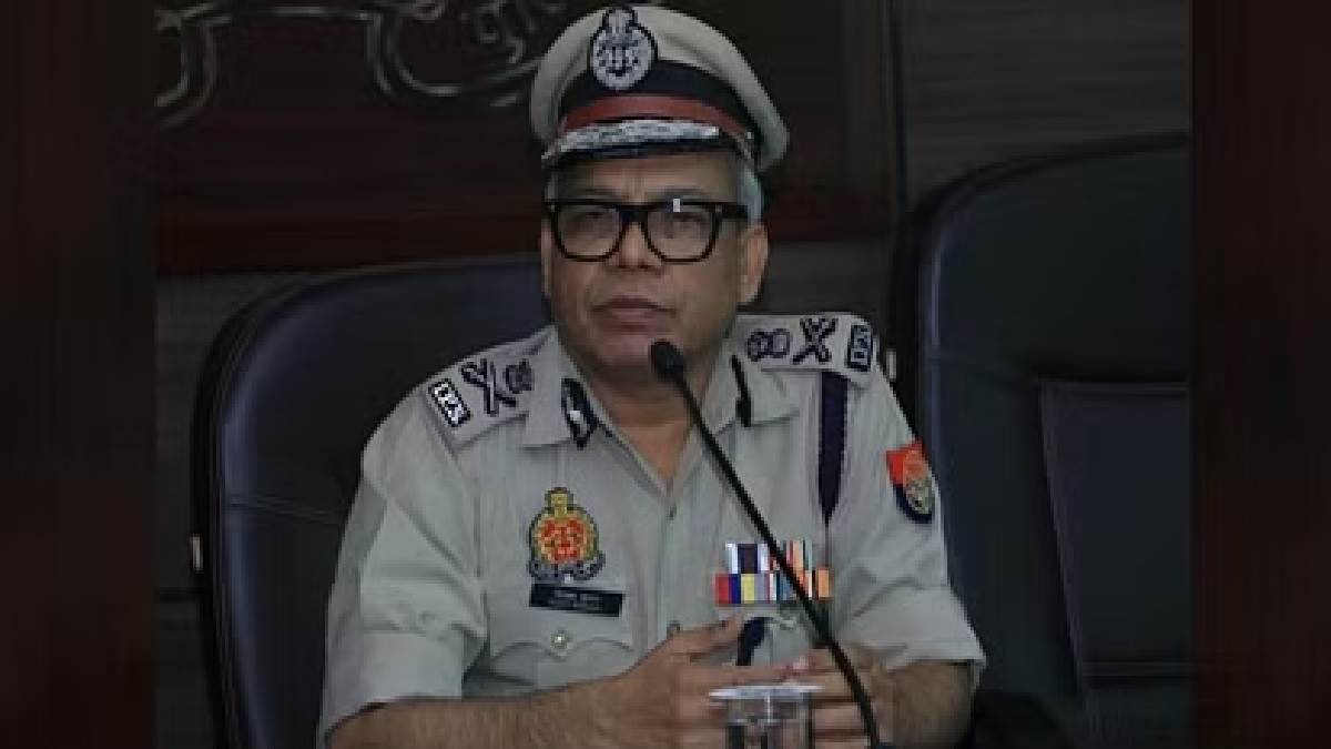 UP Police: यूपी डीजीपी के न‍िर्देश, बोले- महिला पुलिसकर्मी करें महिलाओं ...