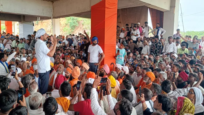 UP Politics: 'हिंसा के लिए सरकार जिम्मेदार, साजिश के तहत कौशांबी जाने ...