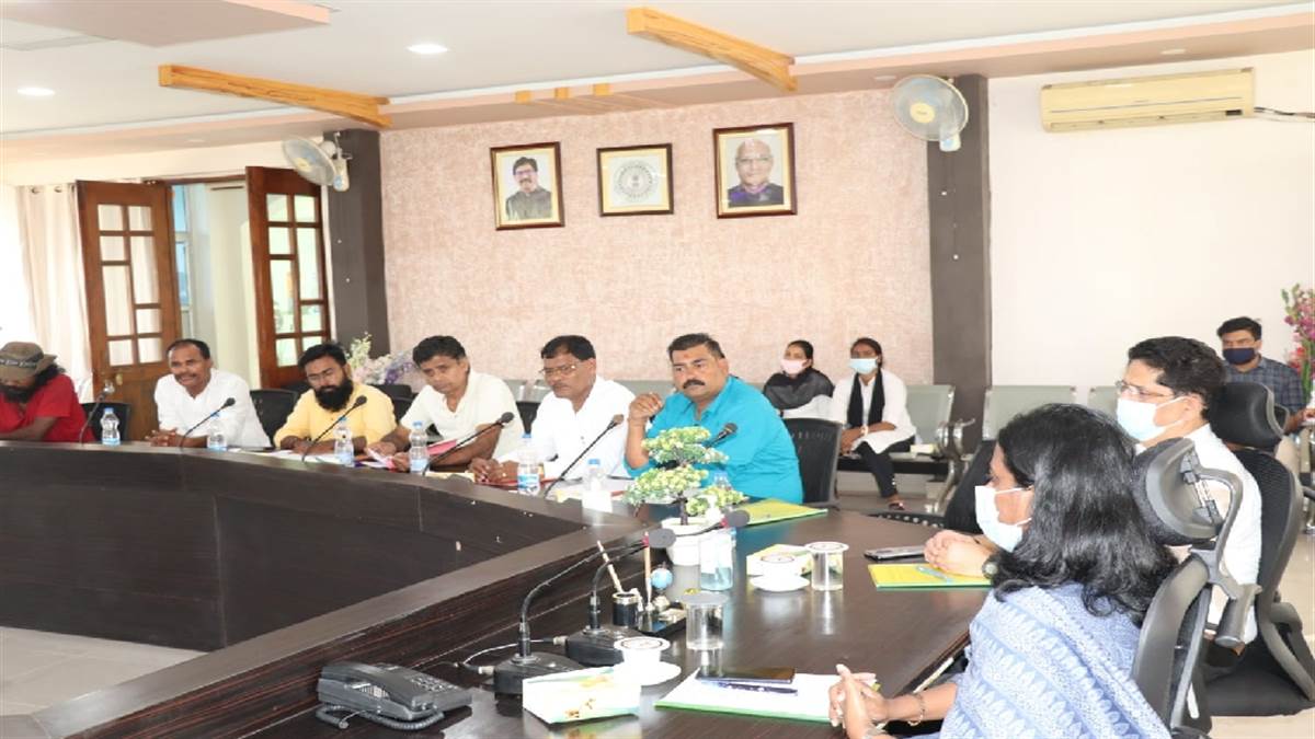 मतदाता पहचान पत्र से आधार लिंक हुआ प्रारंभ - Aadhar linking with voter ...