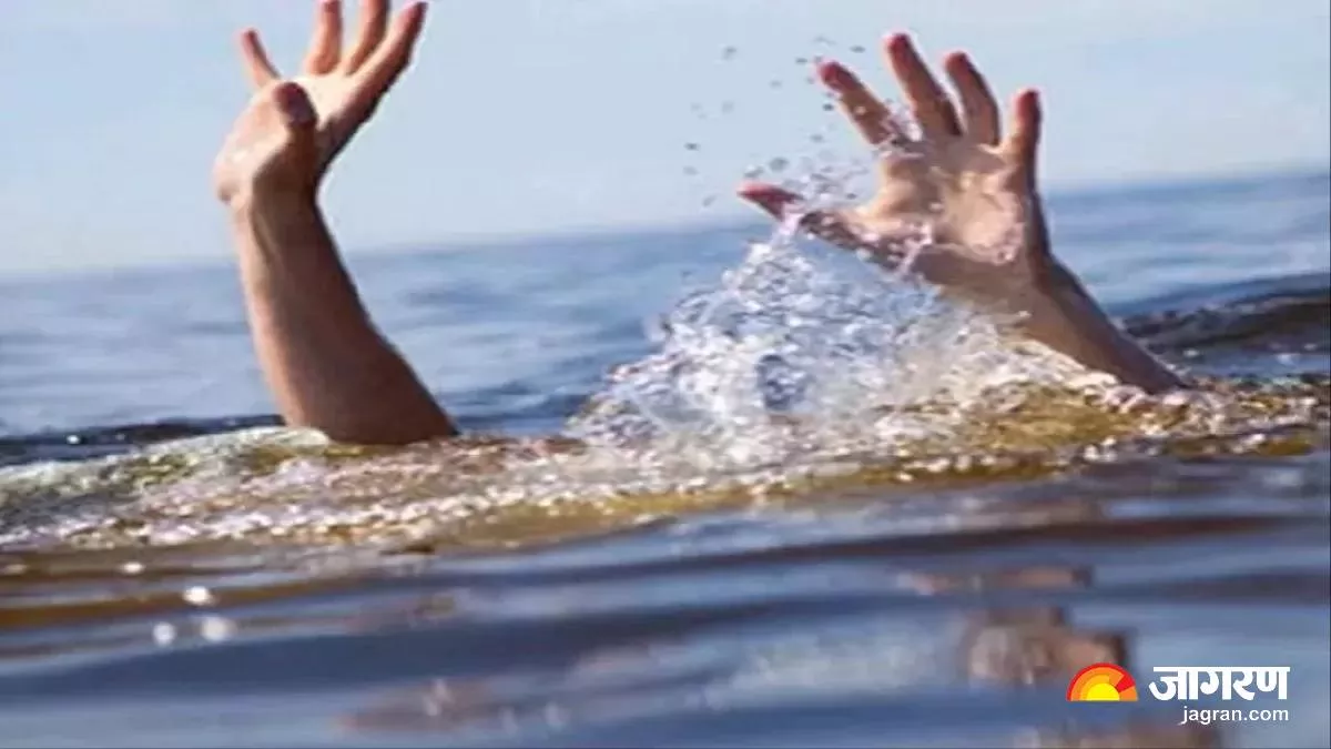 Rishikesh: लक्ष्मण झूला के मस्तराम बाबा घाट पर नहाते समय गंगा में डूबी ...