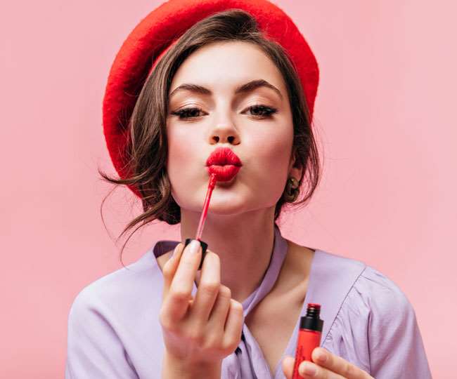 Mask-proof Lipstick: मास्क की वजह से नहीं लगा पाते हैं लिप्सटिक, तो ...