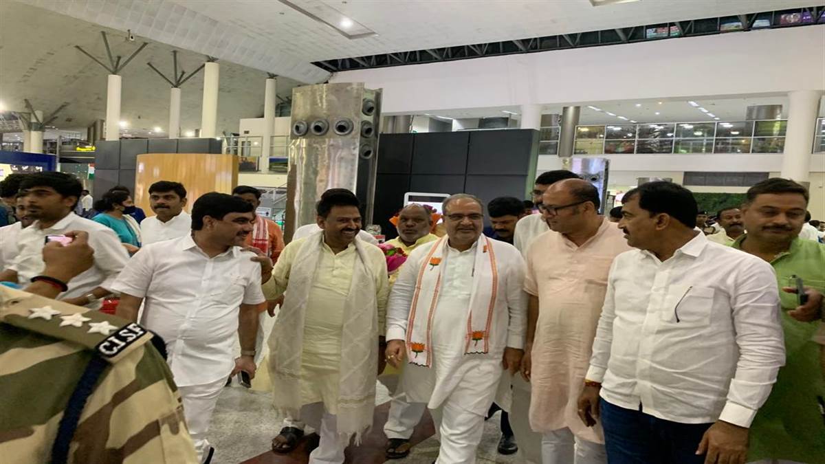 यूपी भाजपा के नवनियुक्त अध्यक्ष भूपेंद्र सिंह ने वाराणसी आगमन पर कहा ...