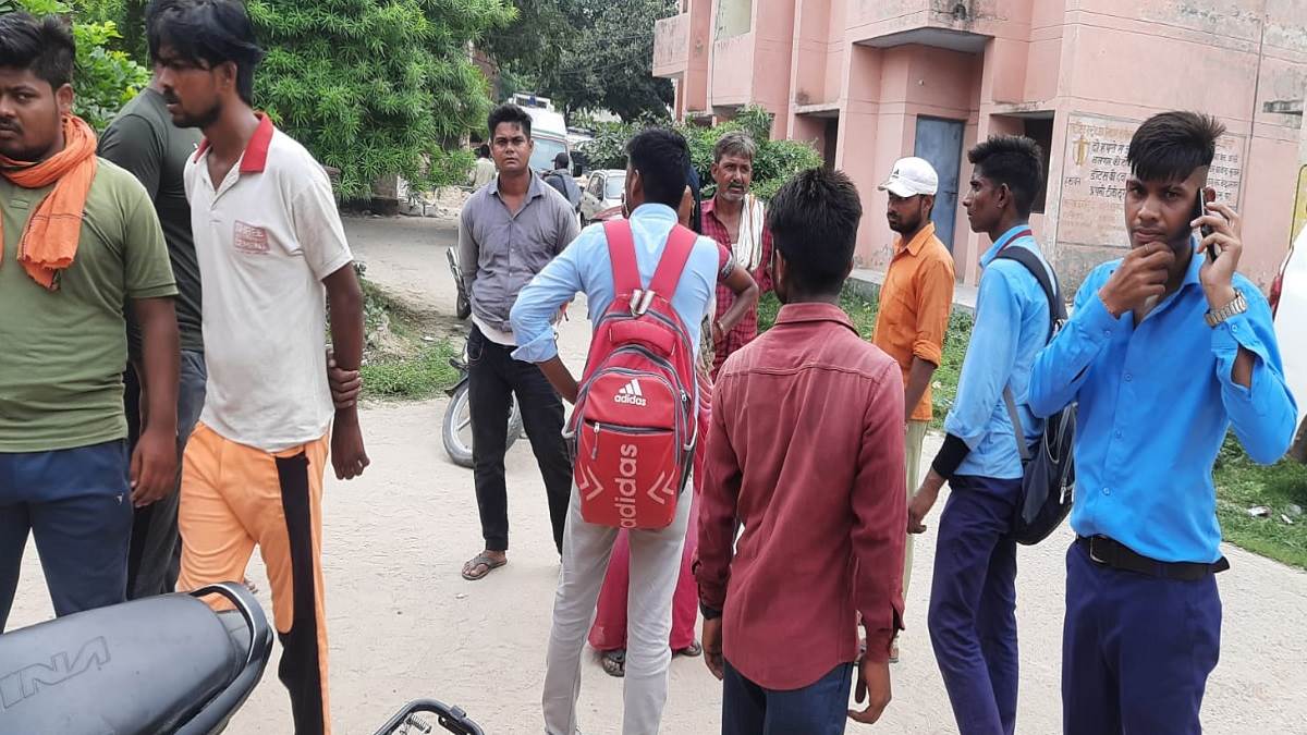 Sitaram Singh Inter College : हाथरस में छात्रों के दो गुटों में टकराव ...