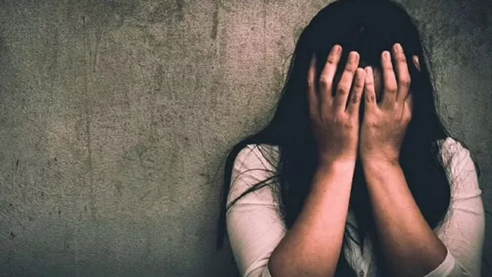 Ayodhya: स्कूल जा रही छात्राओं से छेड़छाड़ कर फाड़े कपड़े, लोगों ने बदमाशों की धुनाई कर किया ...