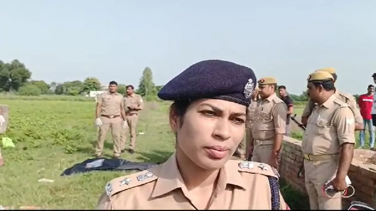 Auraiya News: औरैया में युवक की हत्‍या के बाद कब्रिस्तान के पास मिला महिला का शव, गले व चेहरे पर ...