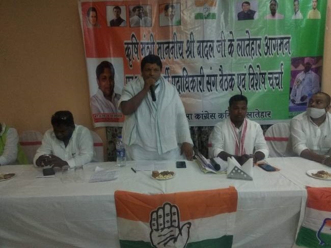 मंत्री के समक्ष कार्यकर्ताओं ने मनिका विधायक को सुनाई खरी-खोटी