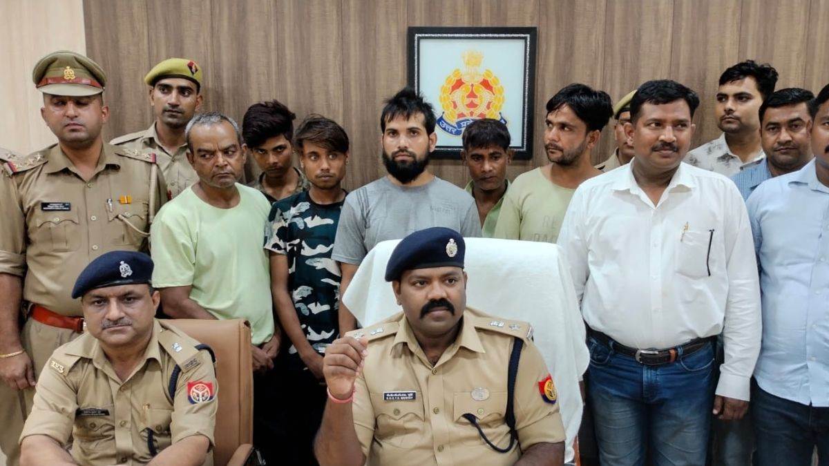 Kasganj News: स्मगलिंग से पहले ढाई करोड़ रुपये की हेरोइन पकड़ी, आठ ...