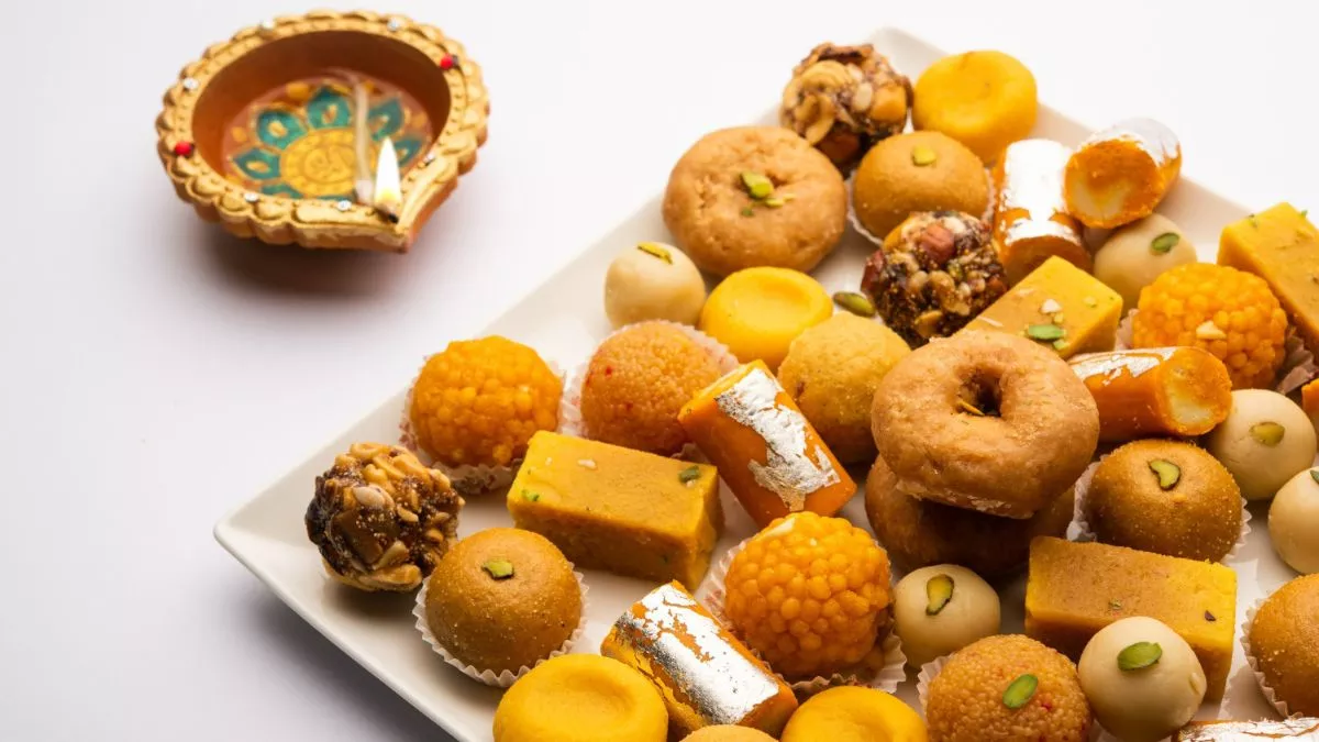 Puja Path Tips: देवी-देवताओं को भोग लगाते समय बिलकुल ना करें ये गलती ...