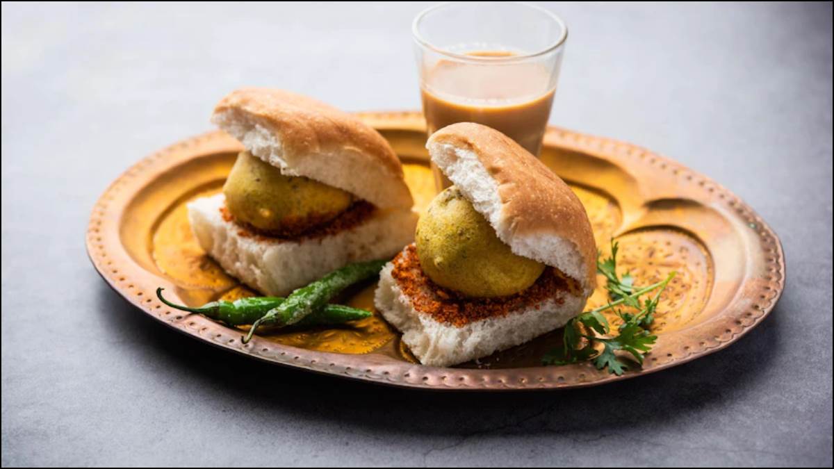 Vada Pav History: दादर रेलवे स्टेशन से कैसे पूरे देश तक पहुंचा वड़ा पाव ...